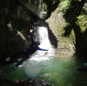 Canyoning proche de LYON | Canyoning Lyon | VERTIGE-EVASION